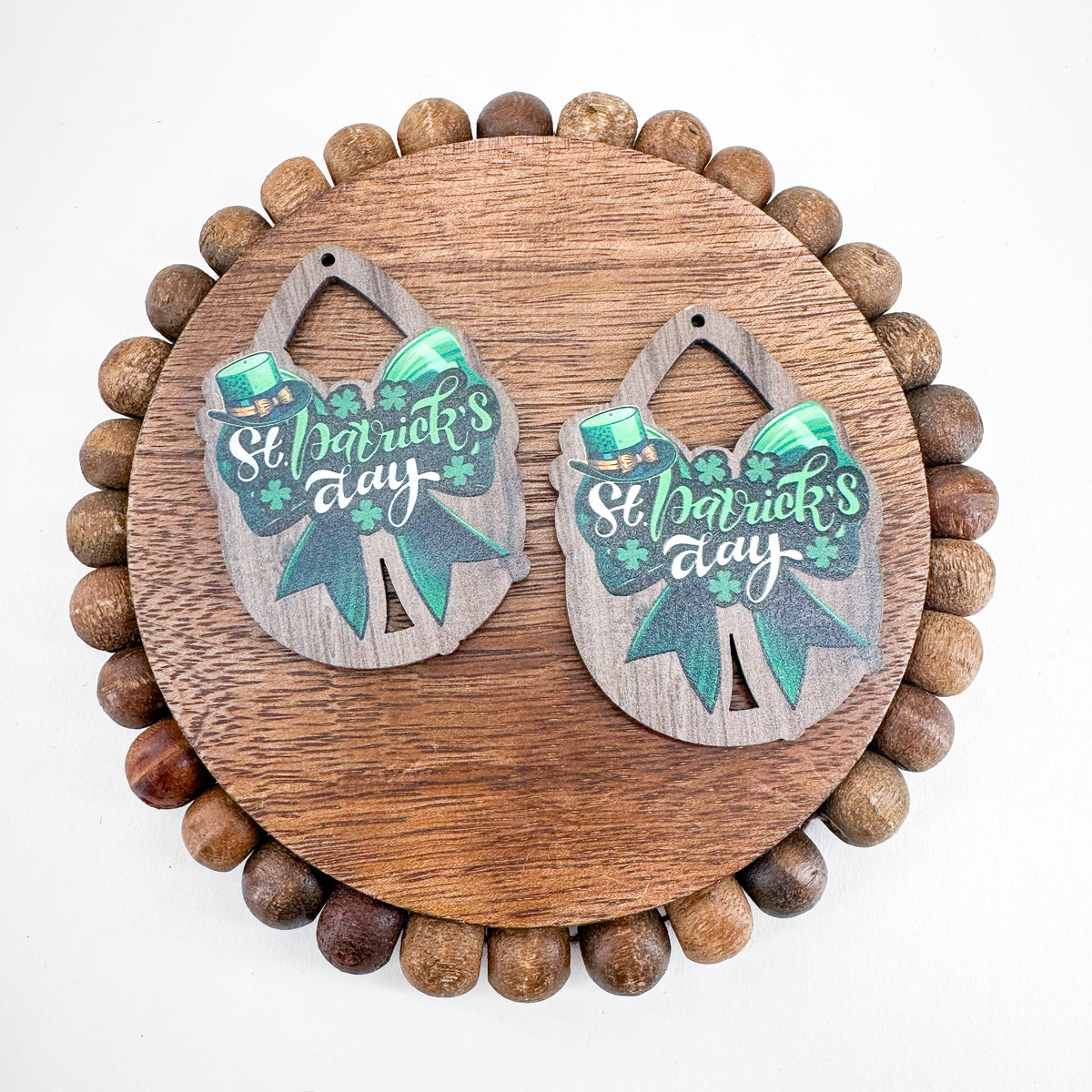 WP St Pats BOW TEAR DROP – Campbells and Chaos